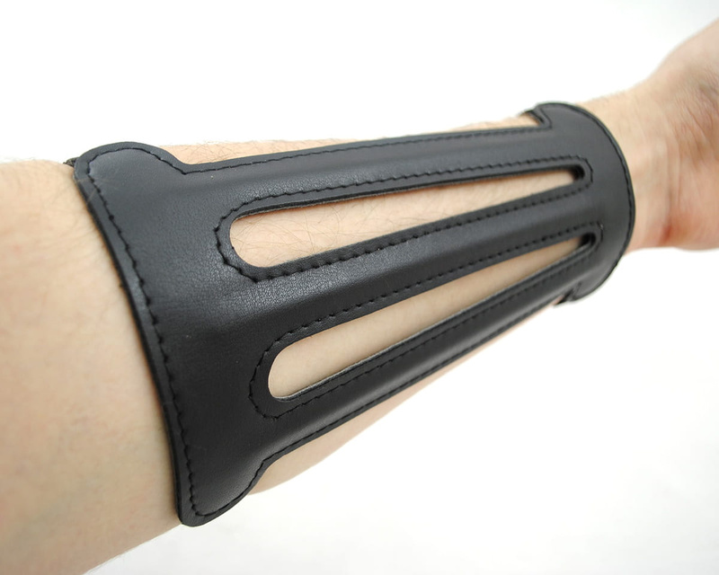 Herbis three-finger forearm protection Mała | ACCESSORIES \ PROTECTORS ...